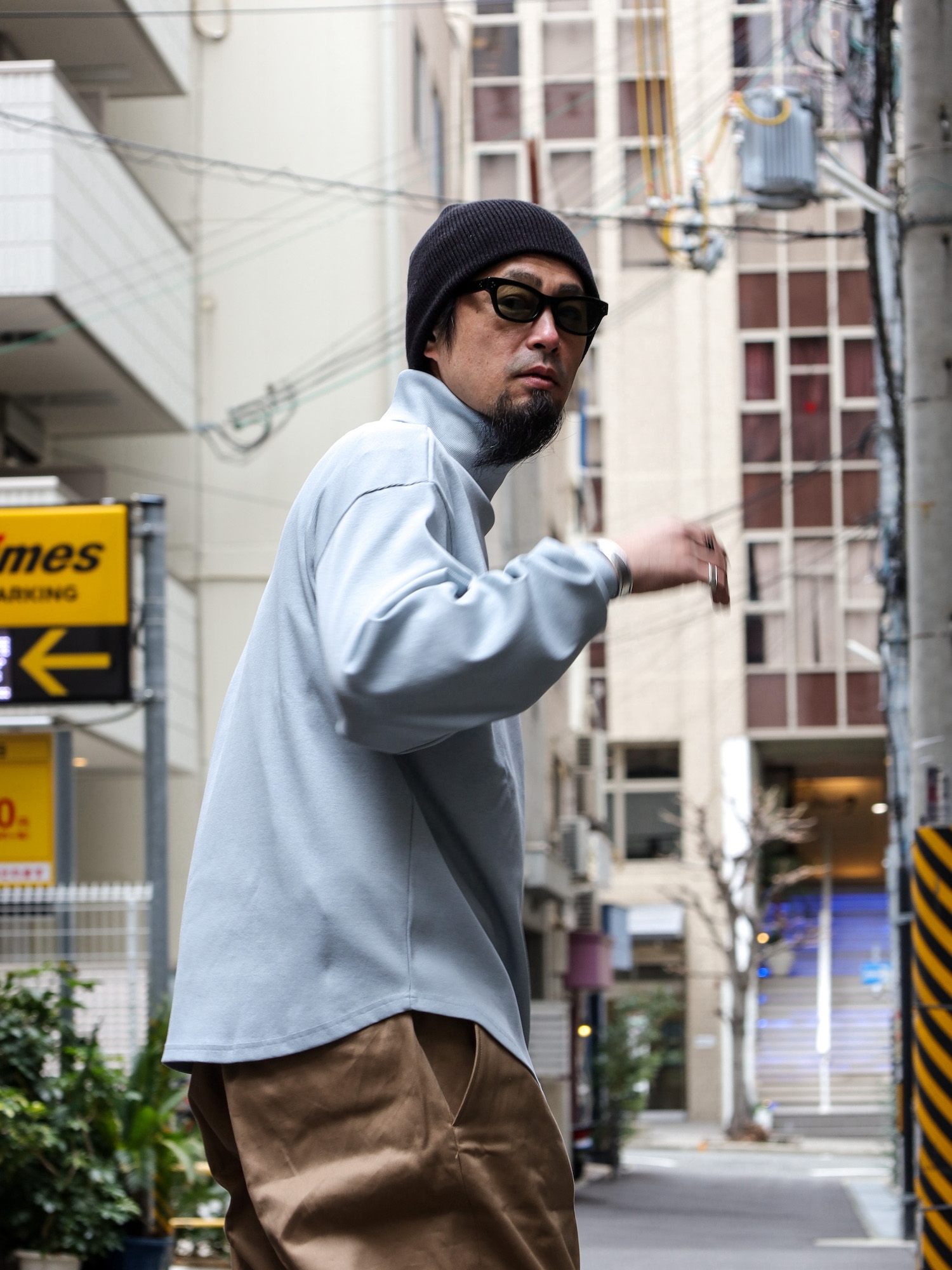 AMBERGLEAM RIB CUT TURTLE NECK / Ice blue | FLATBUSH（フラットブッシュ）公式オンラインサイト